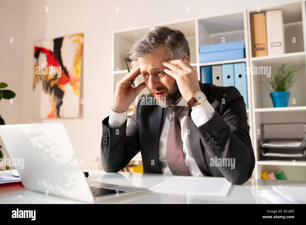 Personne perplexe Banque de photographies et d’images à haute ...