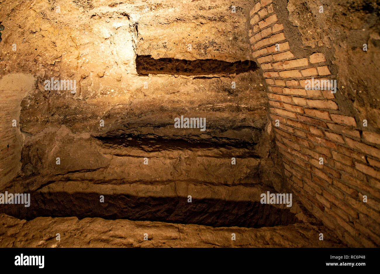 Catacombe ebraiche e paleocristiane Banque de photographies et d’images ...