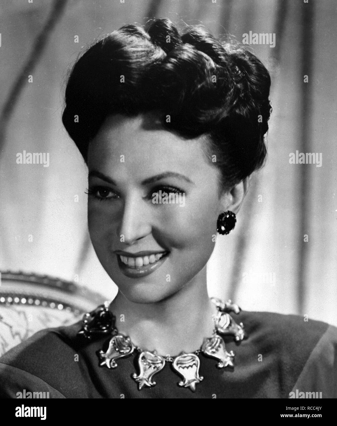 Agnes moorehead Banque de photographies et d’images à haute résolution ...