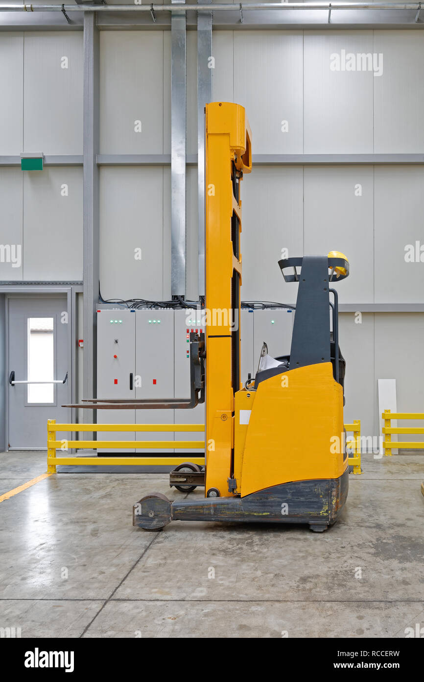 Transpalette electrique Banque de photographies et d’images à haute ...