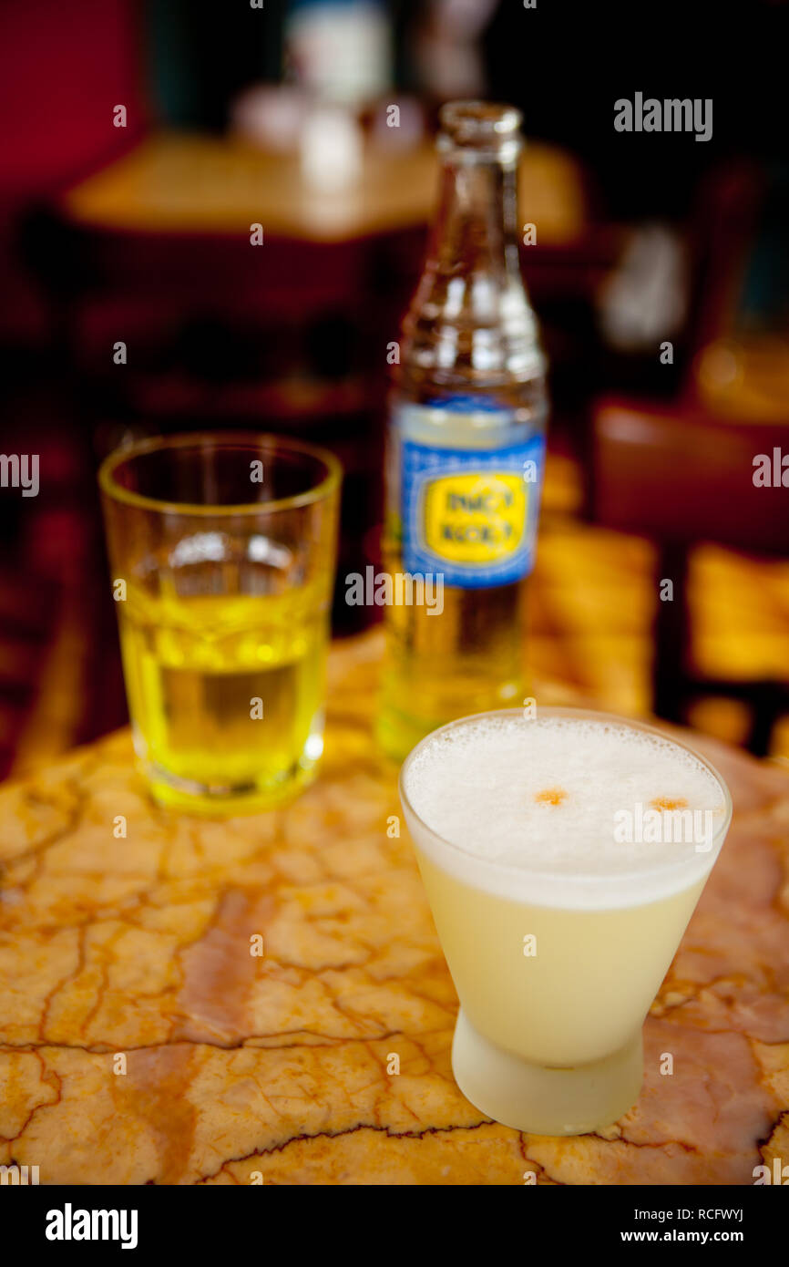 Pisco sour peru Banque de photographies et d’images à haute résolution ...