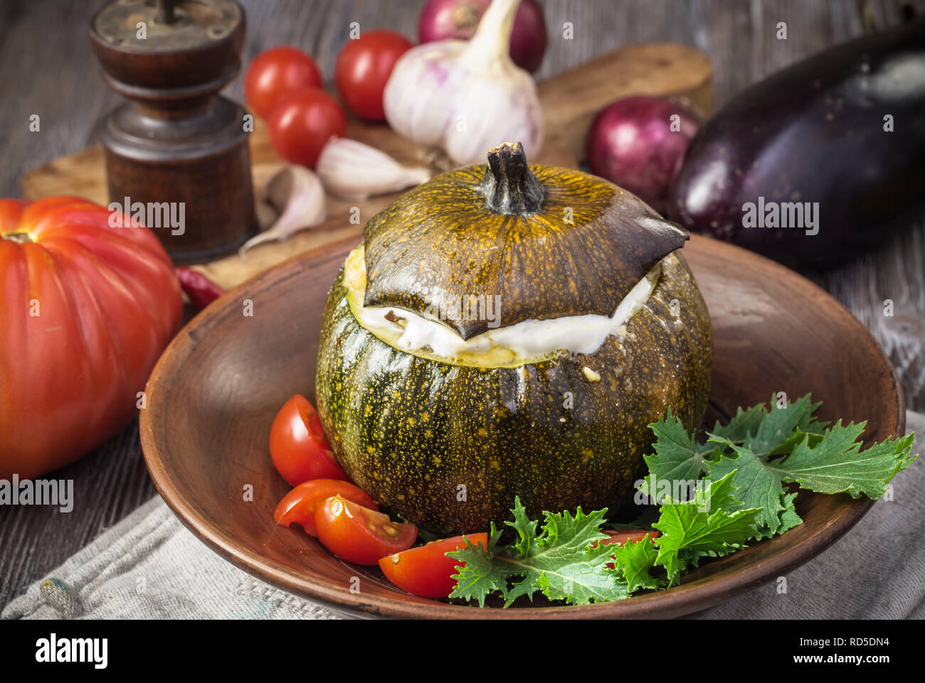 Courge poivrée verte Banque de photographies et d’images à haute ...
