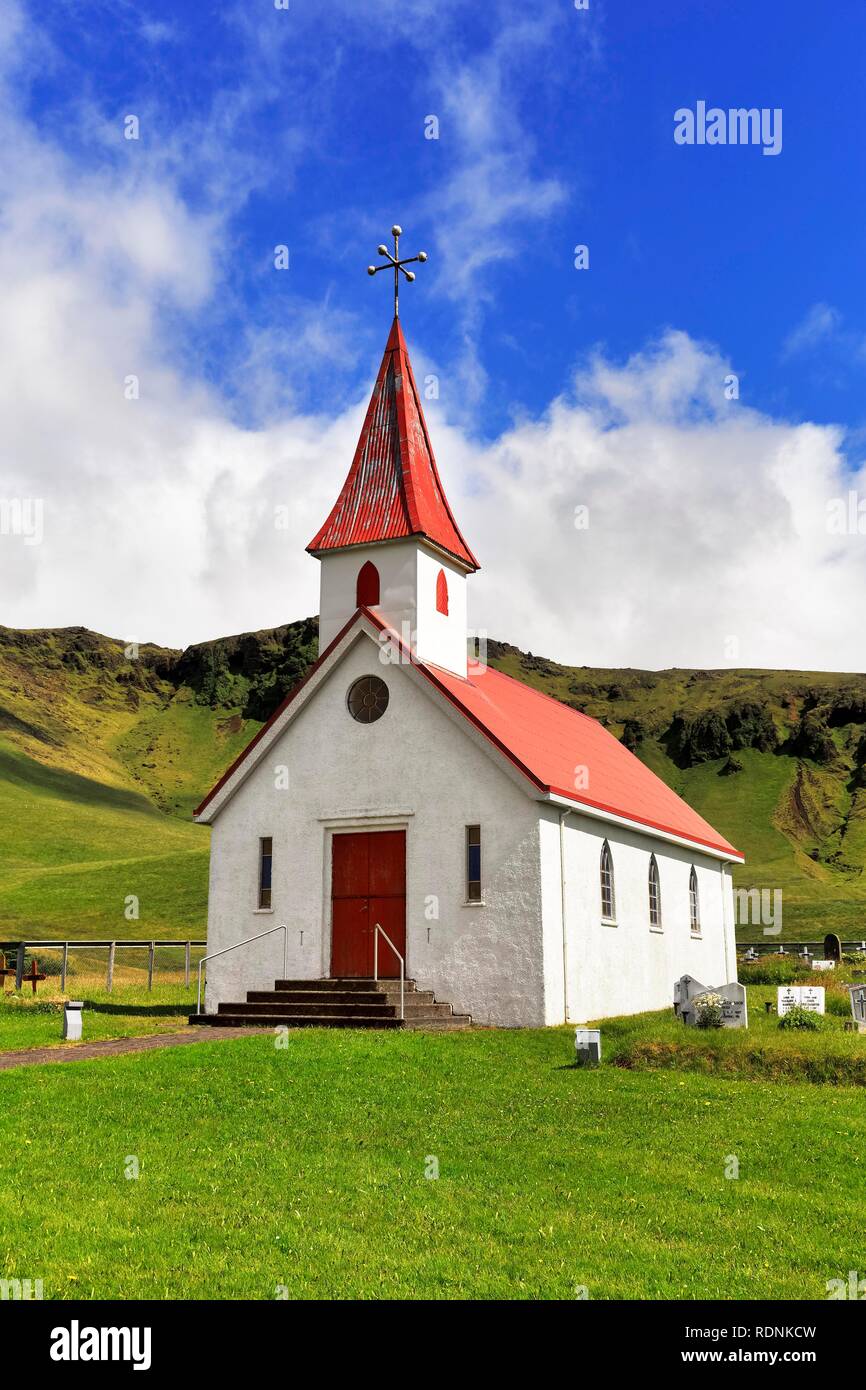 Reyniskirkja church iceland Banque de photographies et d’images à haute ...