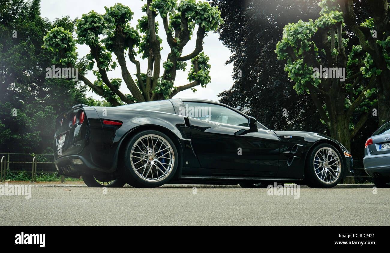 STRASBOURG, FRANCE - 16 MAI 2015 : Longue Vue d'angle de Chevrolet ...