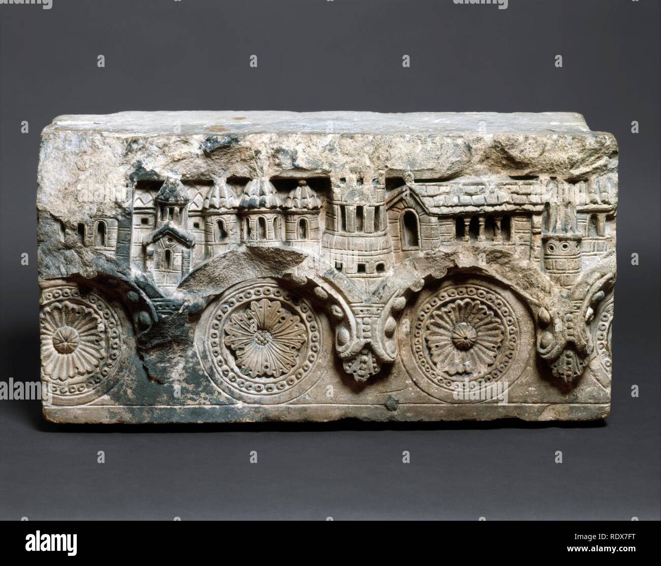 Architectural frieze Banque de photographies et d’images à haute ...