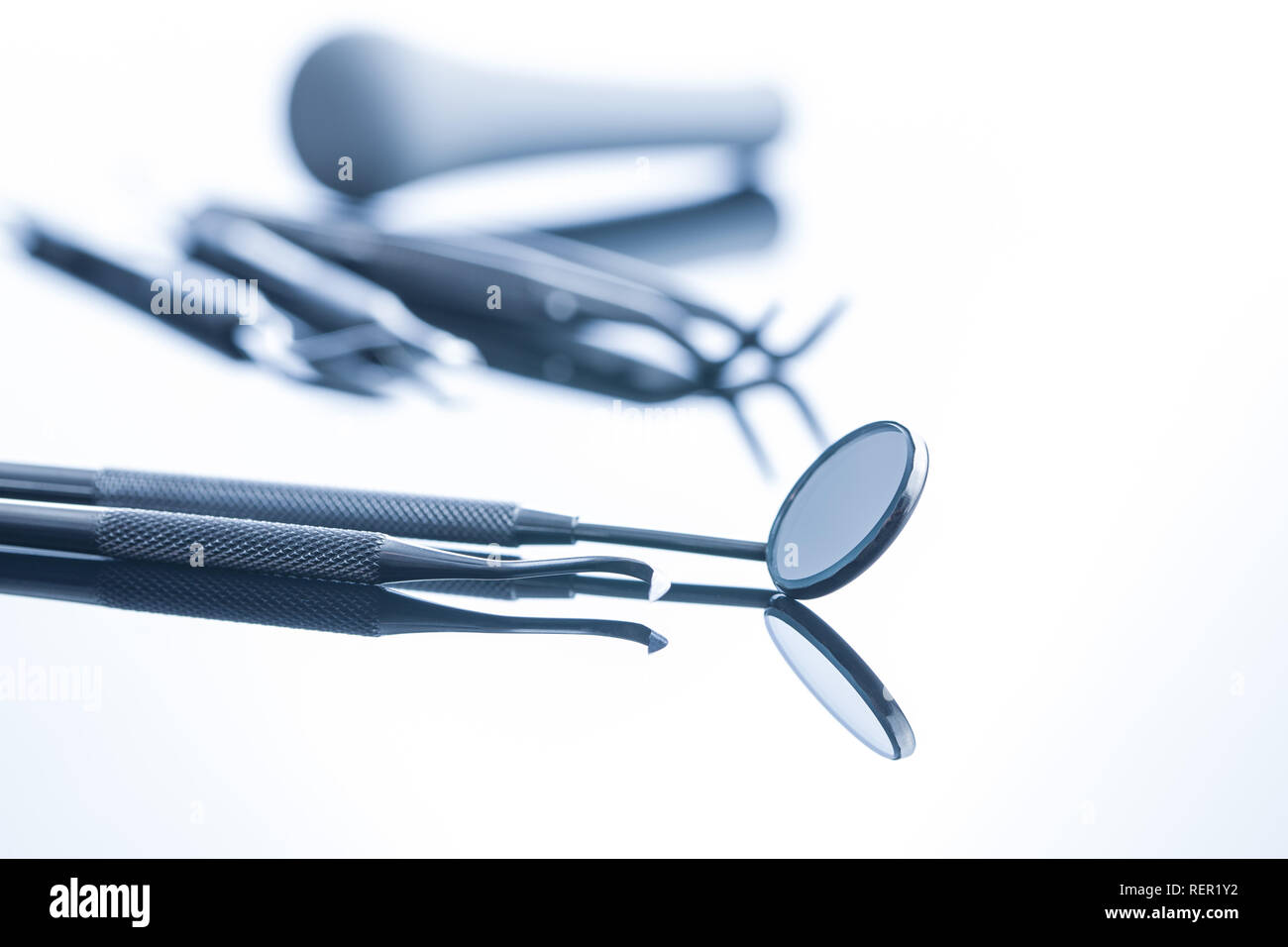 Instruments dentaires Banque de photographies et d’images à haute ...