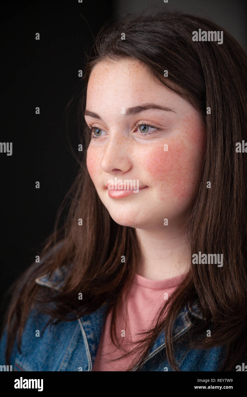 Jolie jeune fille de 15 ans Banque de photographies et d’images à haute ...