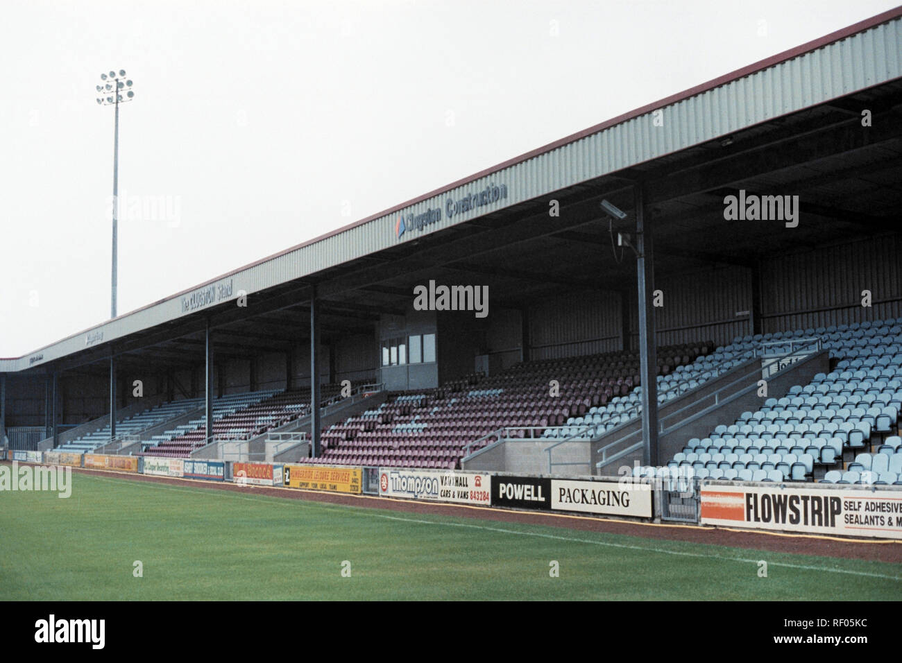Vue générale de Scunthorpe United FC, terrain de football, Rue Glanford ...