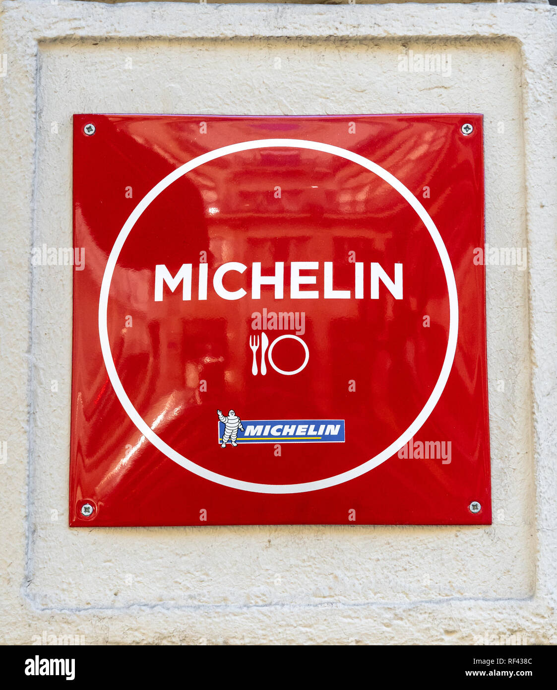 Guide rouge michelin Banque de photographies et d’images à haute ...