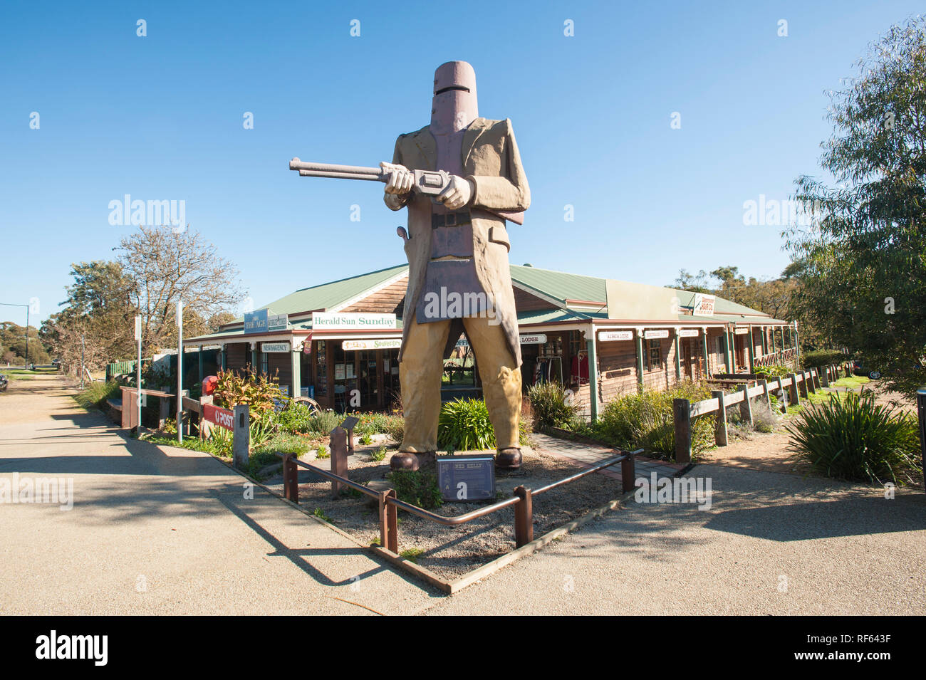 Statue de Ned Kelly, Glenrowan, Victoria, Australie Photo Stock - Alamy