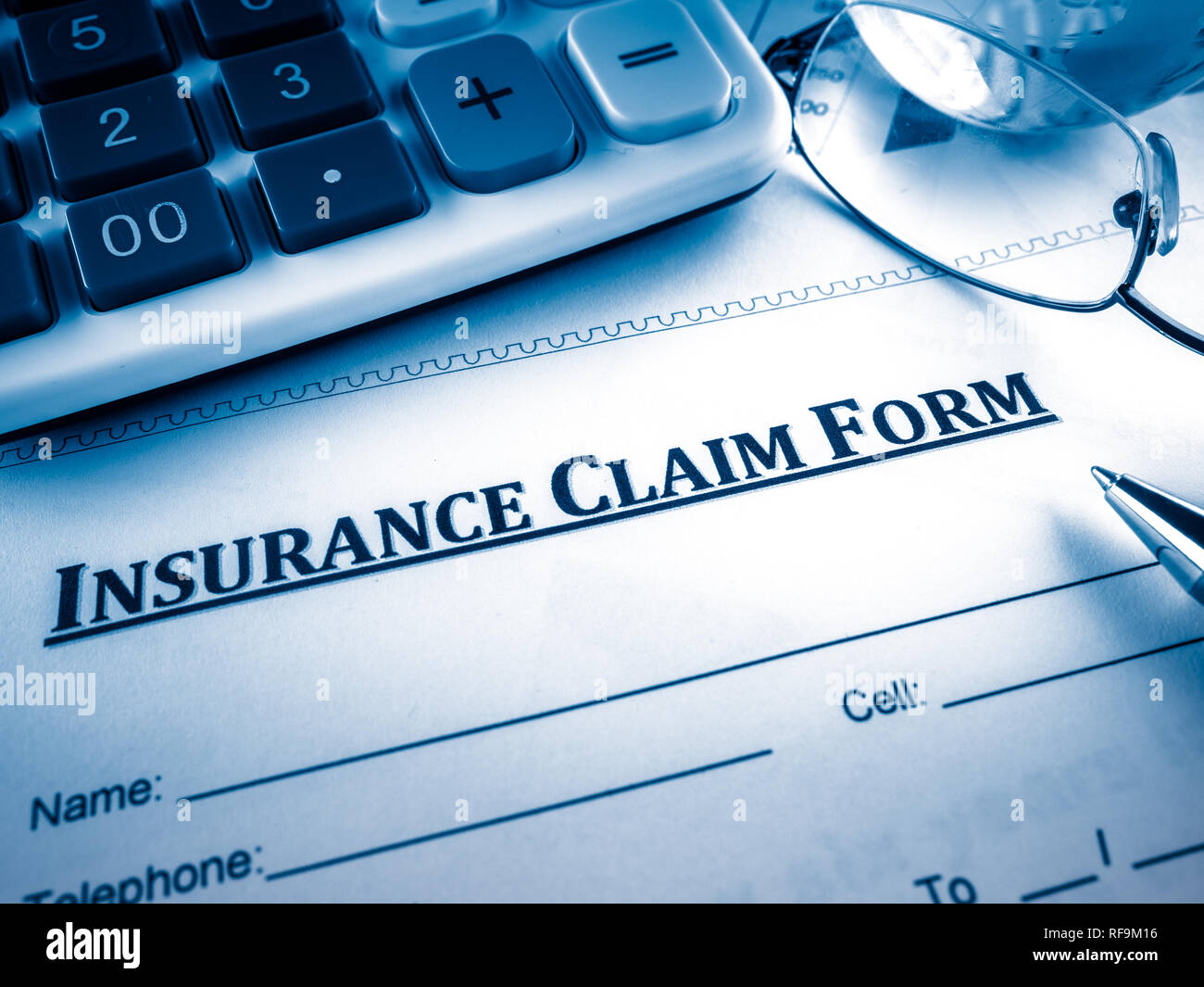 Insurance claim form Banque de photographies et d’images à haute ...