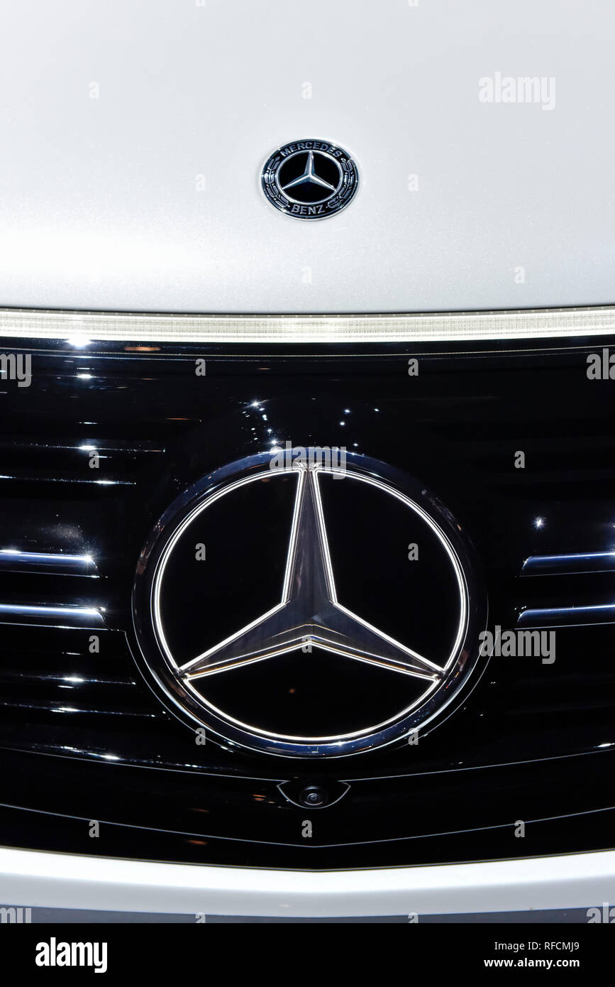 Mercedes logo voiture Banque de photographies et d’images à haute ...