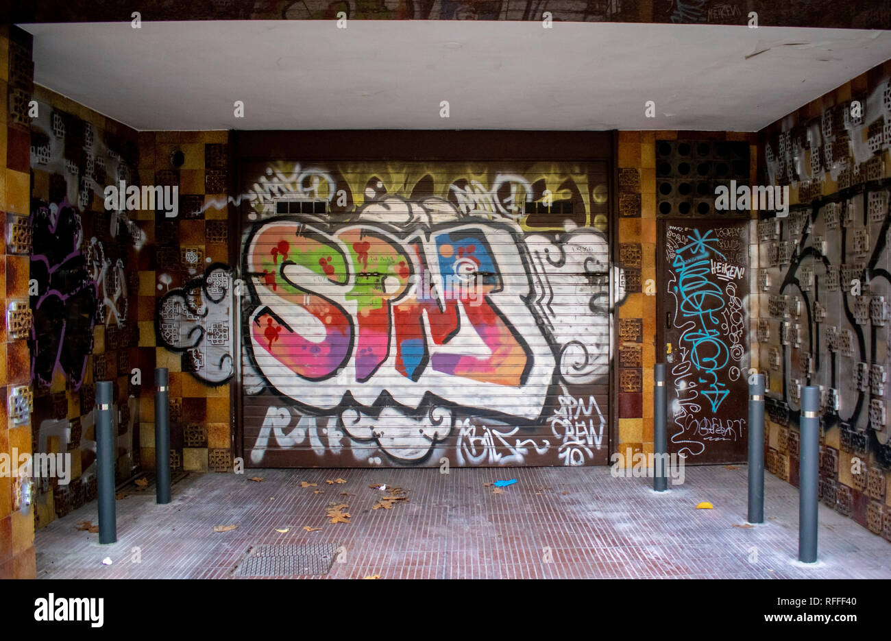 Spanish graffiti Banque de photographies et d’images à haute résolution ...