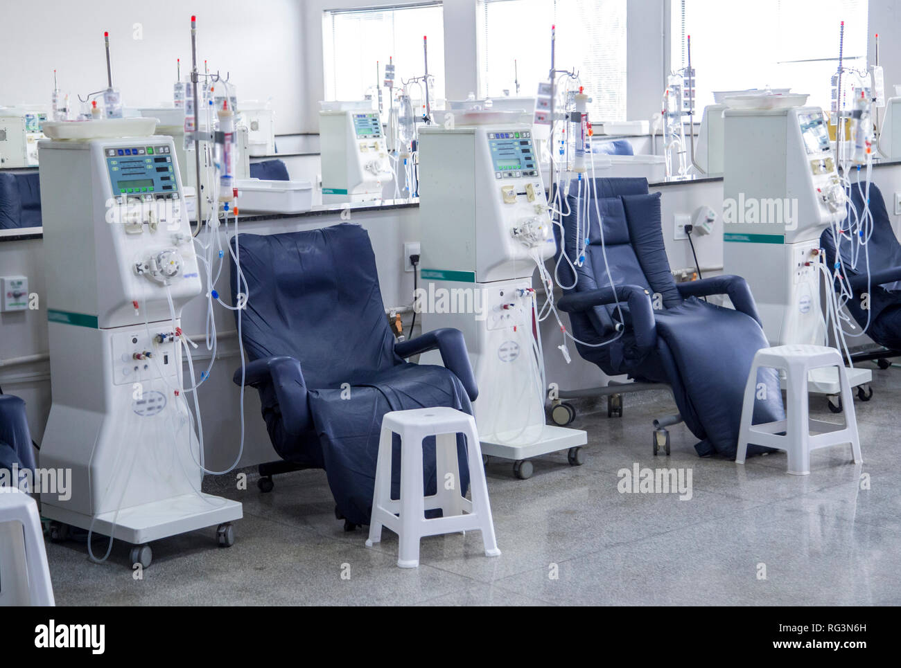 Dialysis machines Banque de photographies et d’images à haute ...