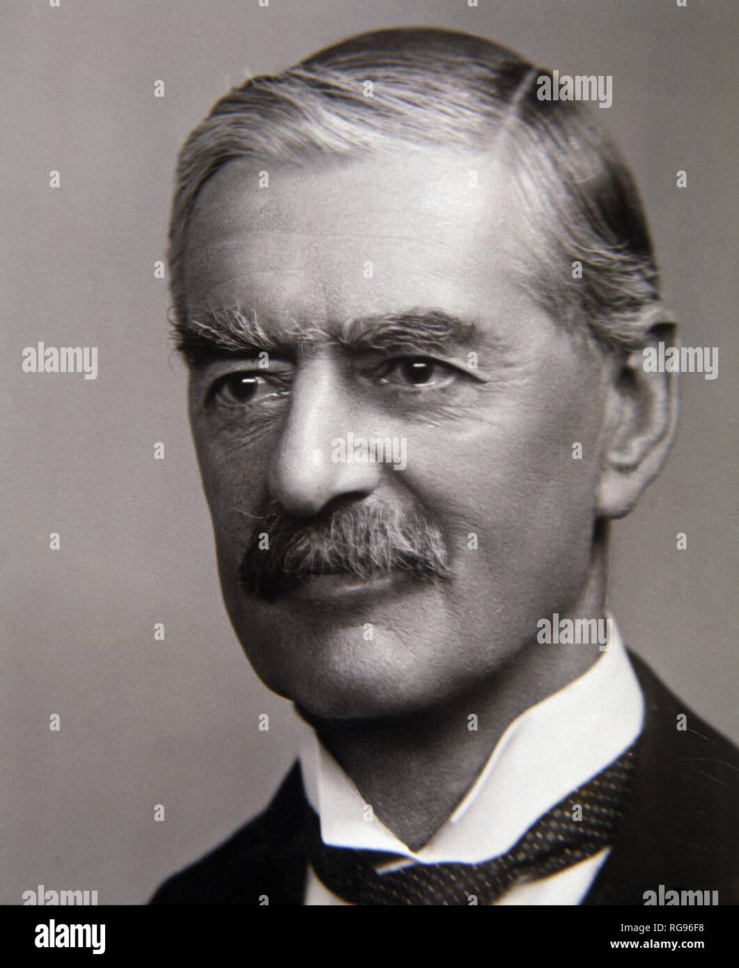 Arthur neville chamberlain 1869 1940 Banque de photographies et d ...