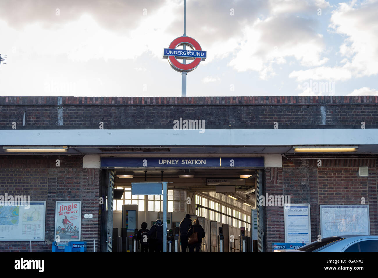 Station d'upney Banque de photographies et d’images à haute résolution ...