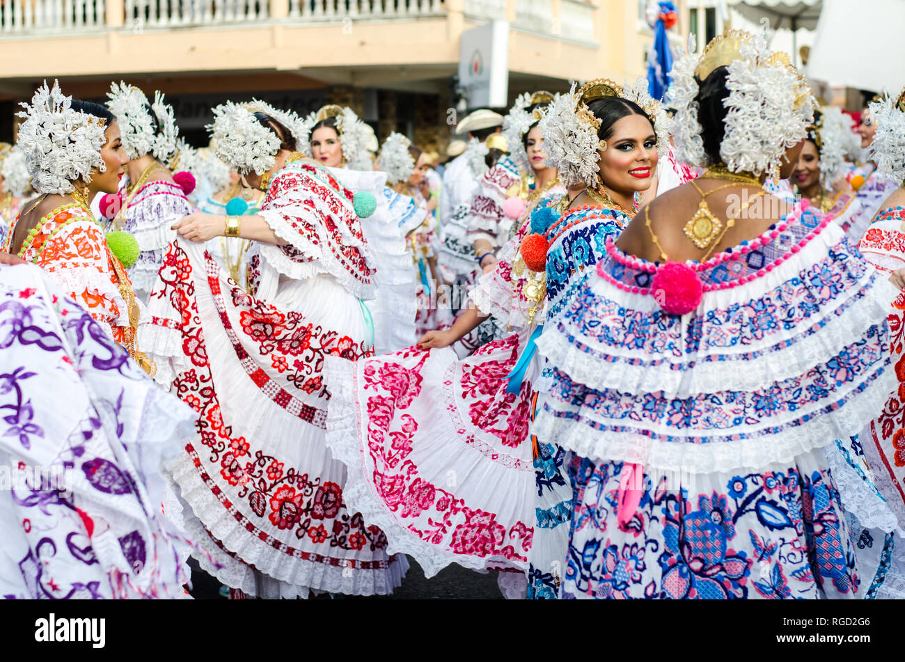 Festival de la pollera panama Banque de photographies et d’images à ...
