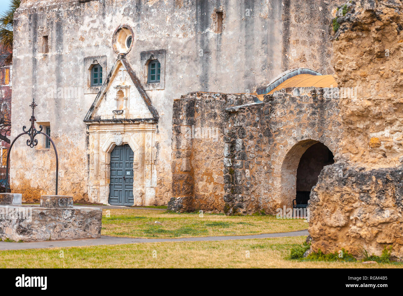 Conception Mission entrée - exemple d'architecture coloniale espagnole ...