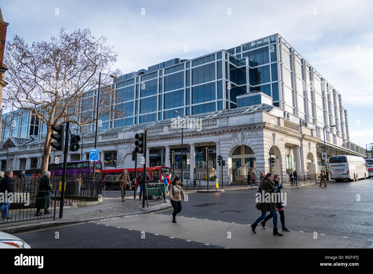 Victoria green line coach station Banque de photographies et d’images à haute résolution - Alamy