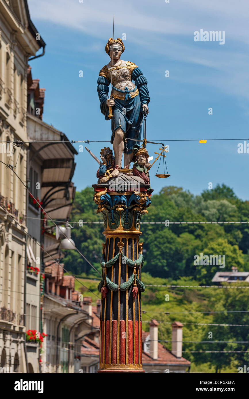 Justice fountain gerechtigkeitsbrunnen bern Banque de photographies et d’images à haute ...