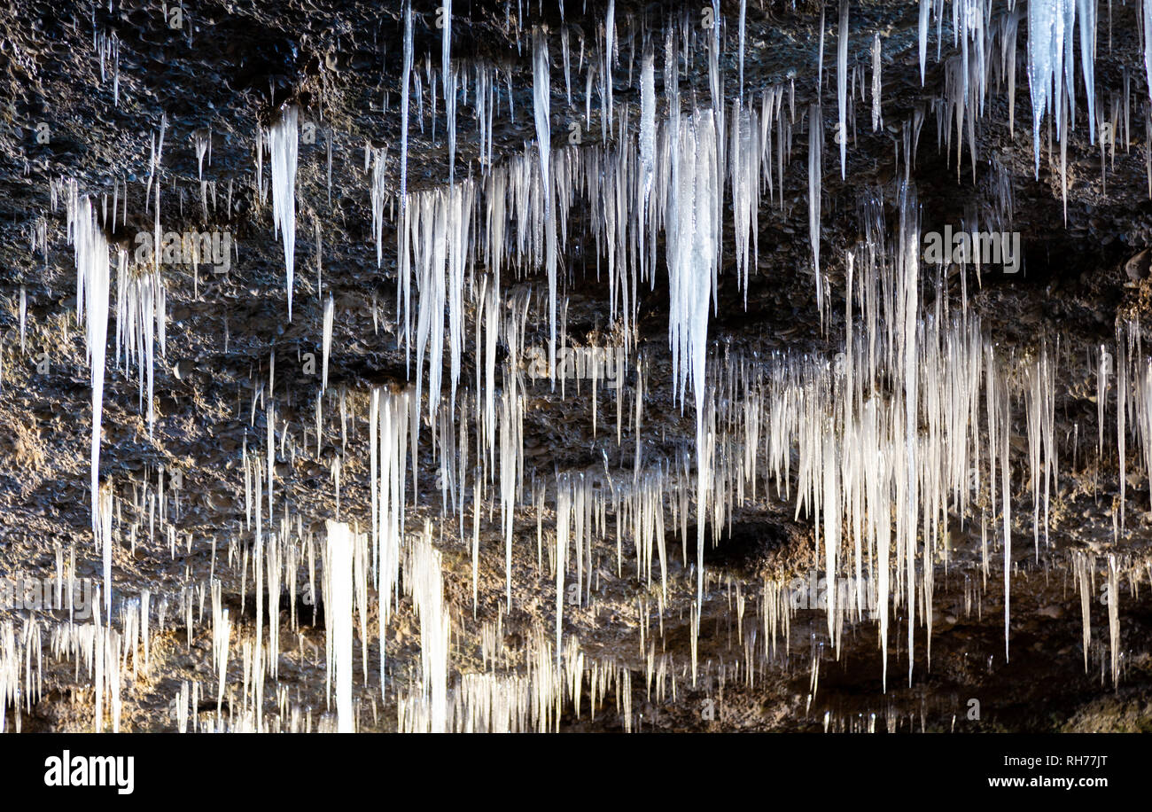 Stalactites dans la glace Banque de photographies et d’images à haute ...