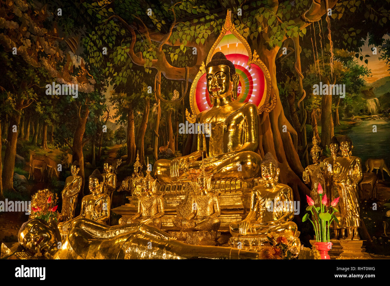 Cambodge, Phnom Penh, Wat Botum, à l'intérieur de Temple de fleurs de ...