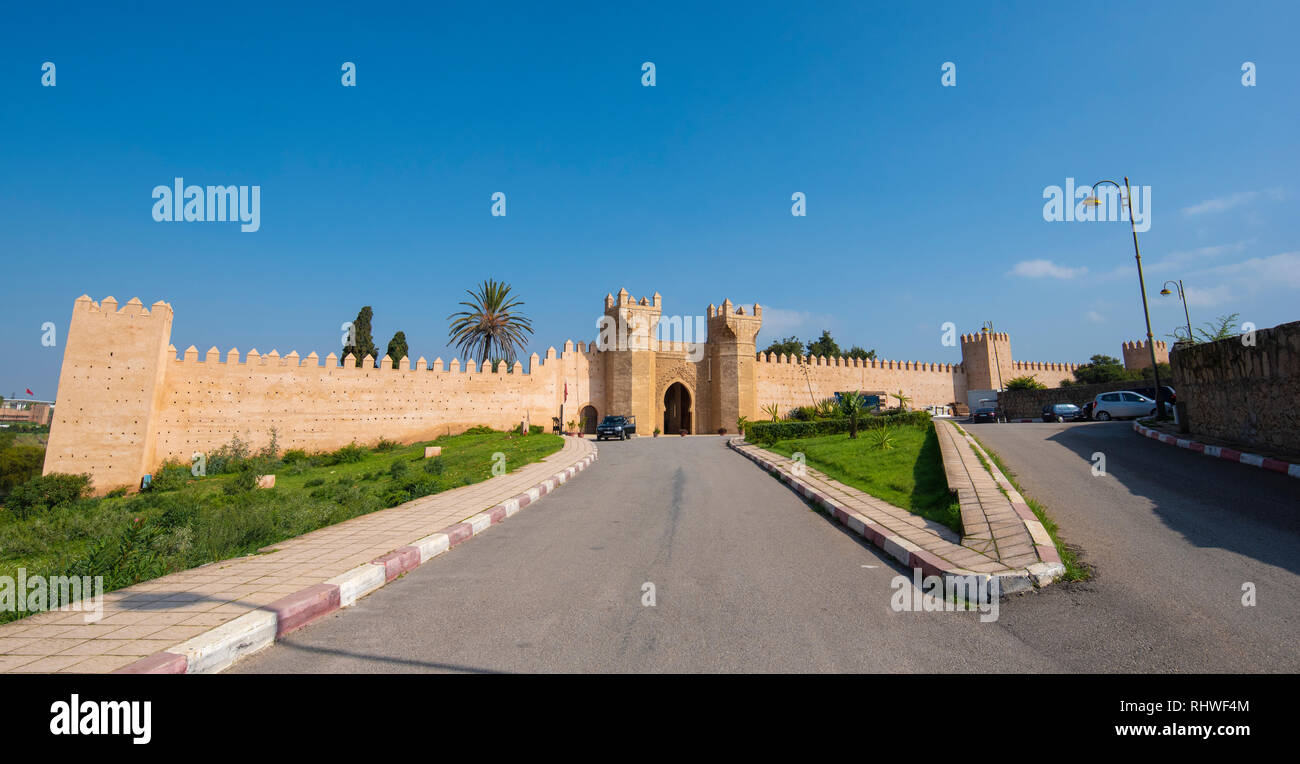 Chellah porte d'entrée - Bab Zaer. Chellah ou Sala Colonia est une ...