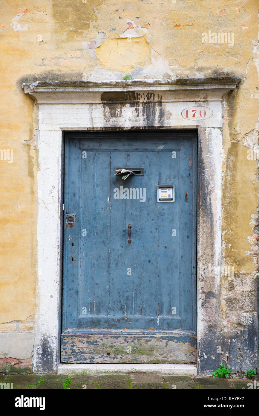 Venetian door Banque de photographies et d’images à haute résolution ...