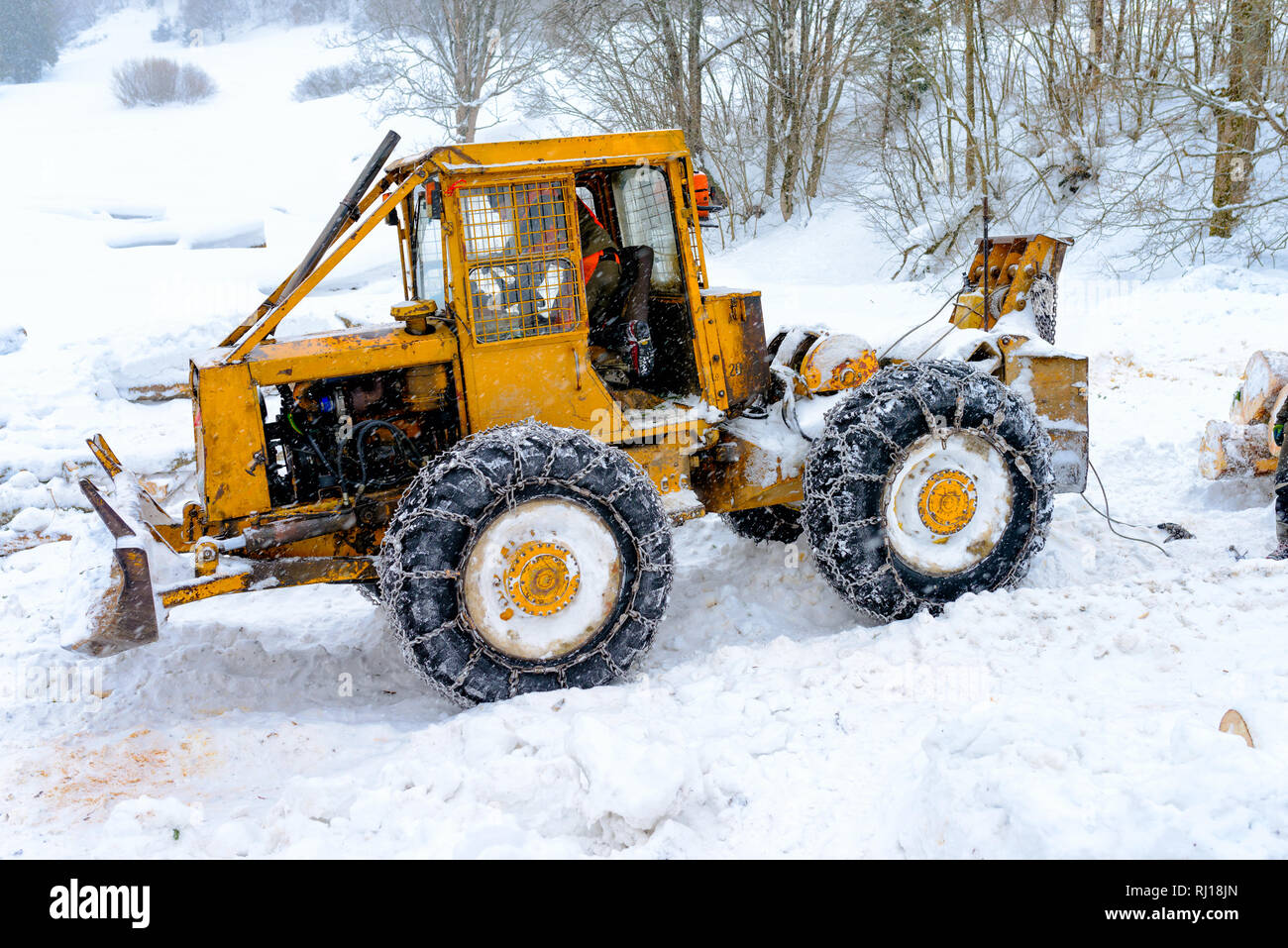 Tracteur forestier Banque de photographies et d’images à haute ...