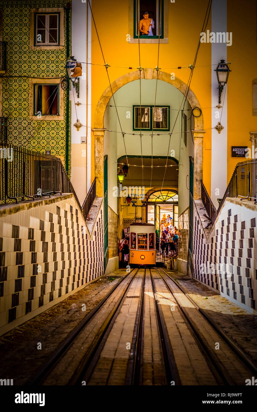 Europa, Portugal, Lisboa, Transports, Tram, Trambahn, Straßenbahn Photo ...