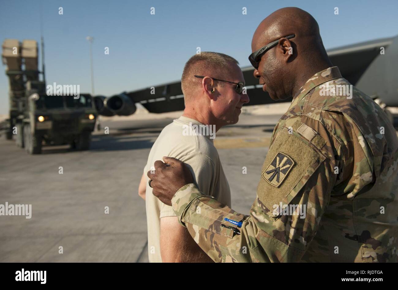 Al Udeid AIR BASE, Qatar - Le Colonel Issac Gipson, commandant du 11e ...