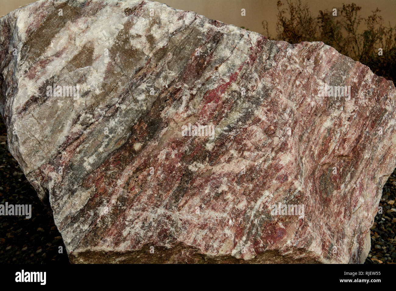 Le marbre est une roche métamorphique composée de minéraux de carbonate ...