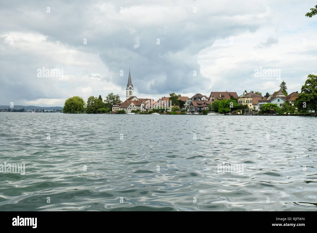 Un petit village sur le lac en Bavière, sur le lac de Constance Photo ...