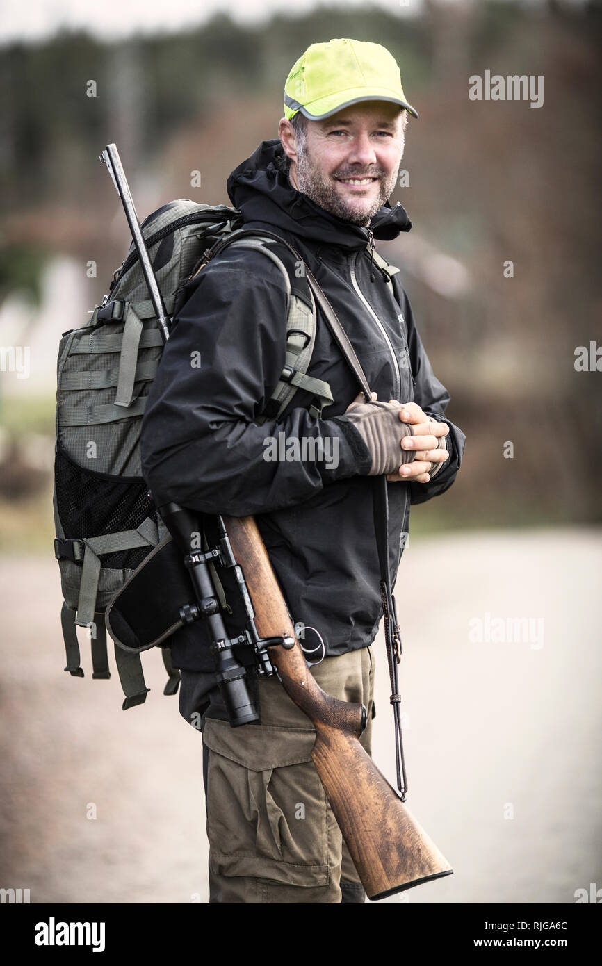 Chasseur avec fusil Banque de photographies et d’images à haute ...