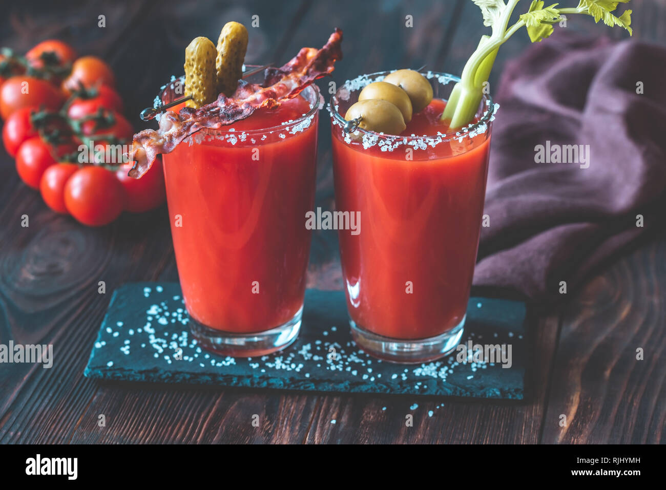 Bloody mary avec du bacon Banque de photographies et d’images à haute ...