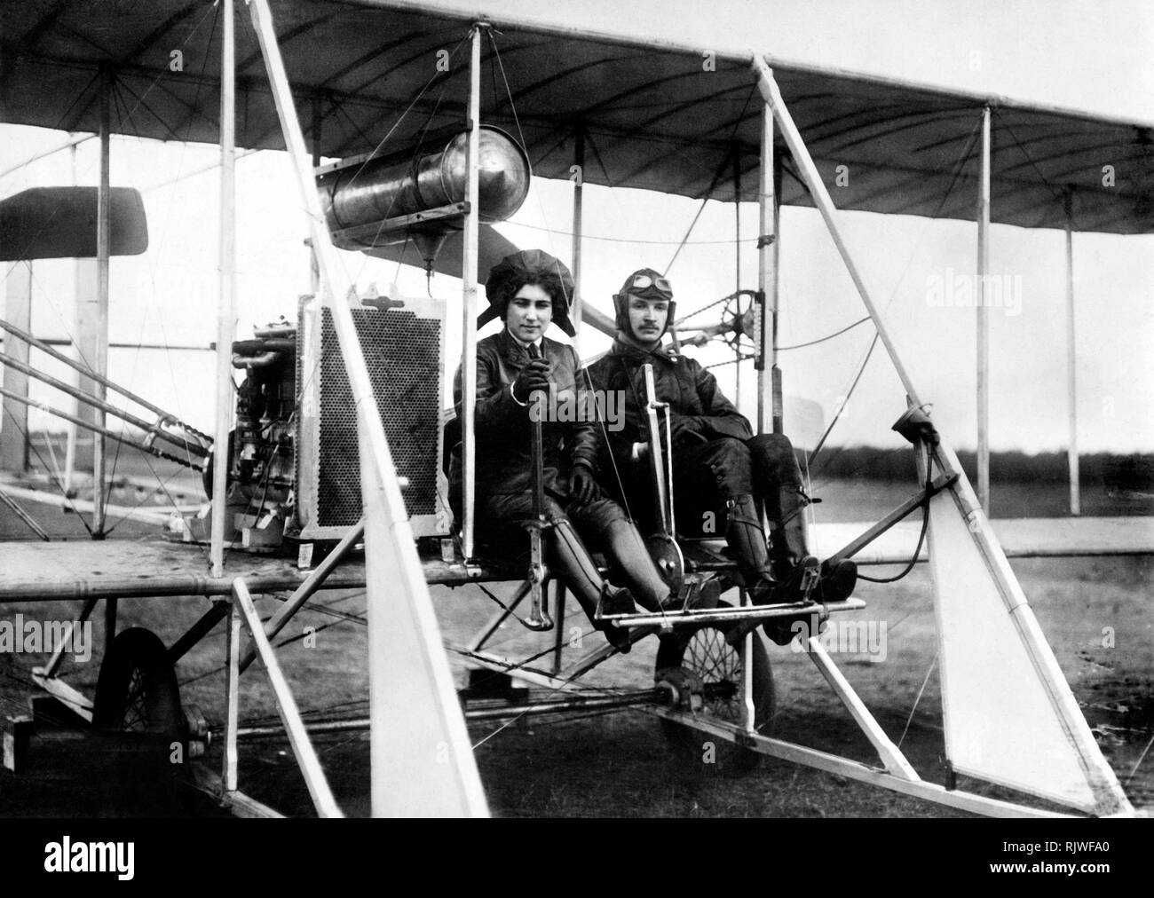 Female pilot 1920s Banque de photographies et d’images à haute ...