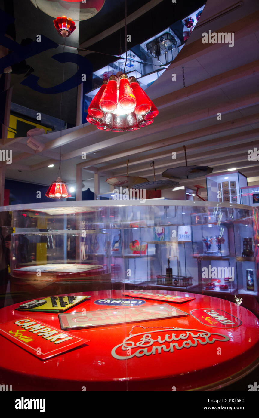 Campari Art Gallery, où il y a leur art collection. Art Gallery a ...
