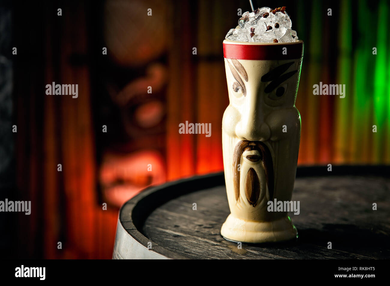 Tiki Beach Bar Banque d'image et photos - Alamy