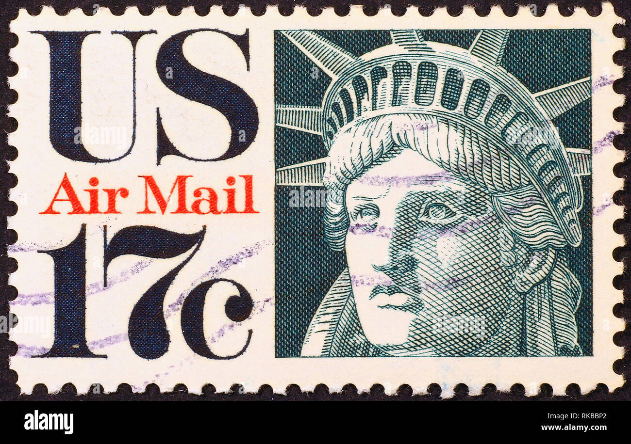 Timbre US air mail avec Statue de la Liberté Photo Stock - Alamy