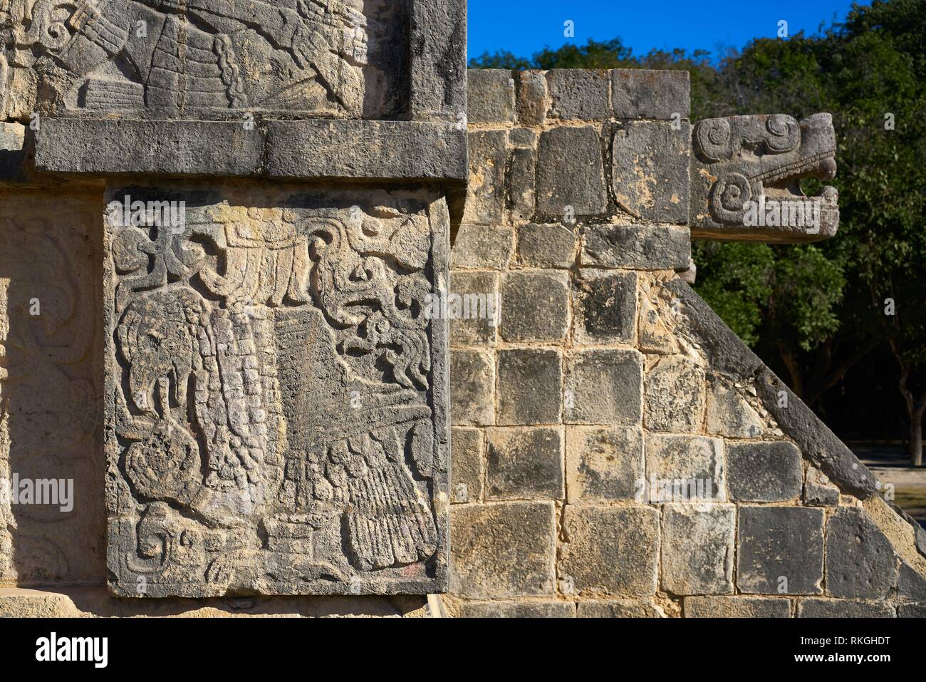 Chichen itza kukulkan snake Banque de photographies et d’images à haute ...