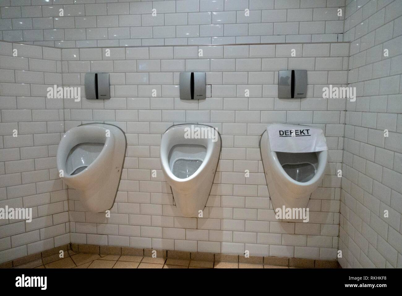 Le Pissoir Banque d'image et photos - Alamy