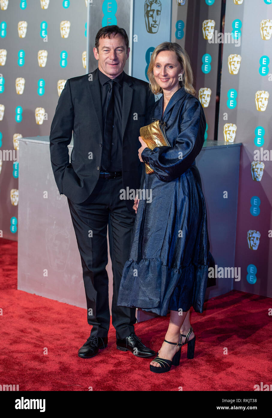 Jason Isaacs et Emma Hewitt assiste à l'EE British Academy Film Awards ...
