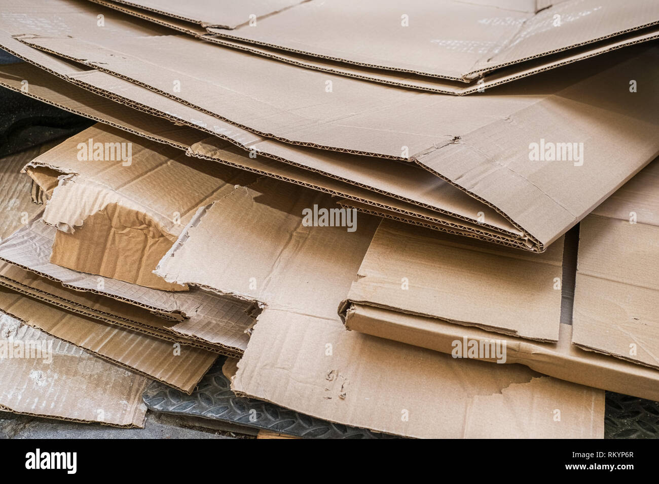 Carton Box Pile For Recycling Photos & Carton Box Pile For Recycling ...