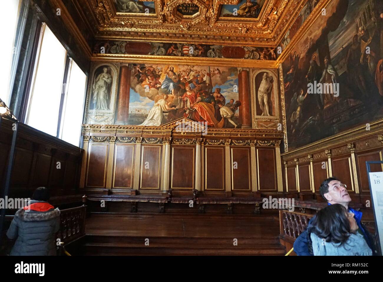 Paolo Véronèse peinture ''Portrait du Doge Sebastiano Venier''. Sala ...