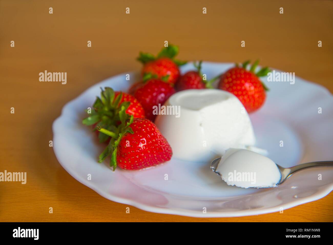 Cottage cheeses Banque de photographies et d’images à haute résolution ...