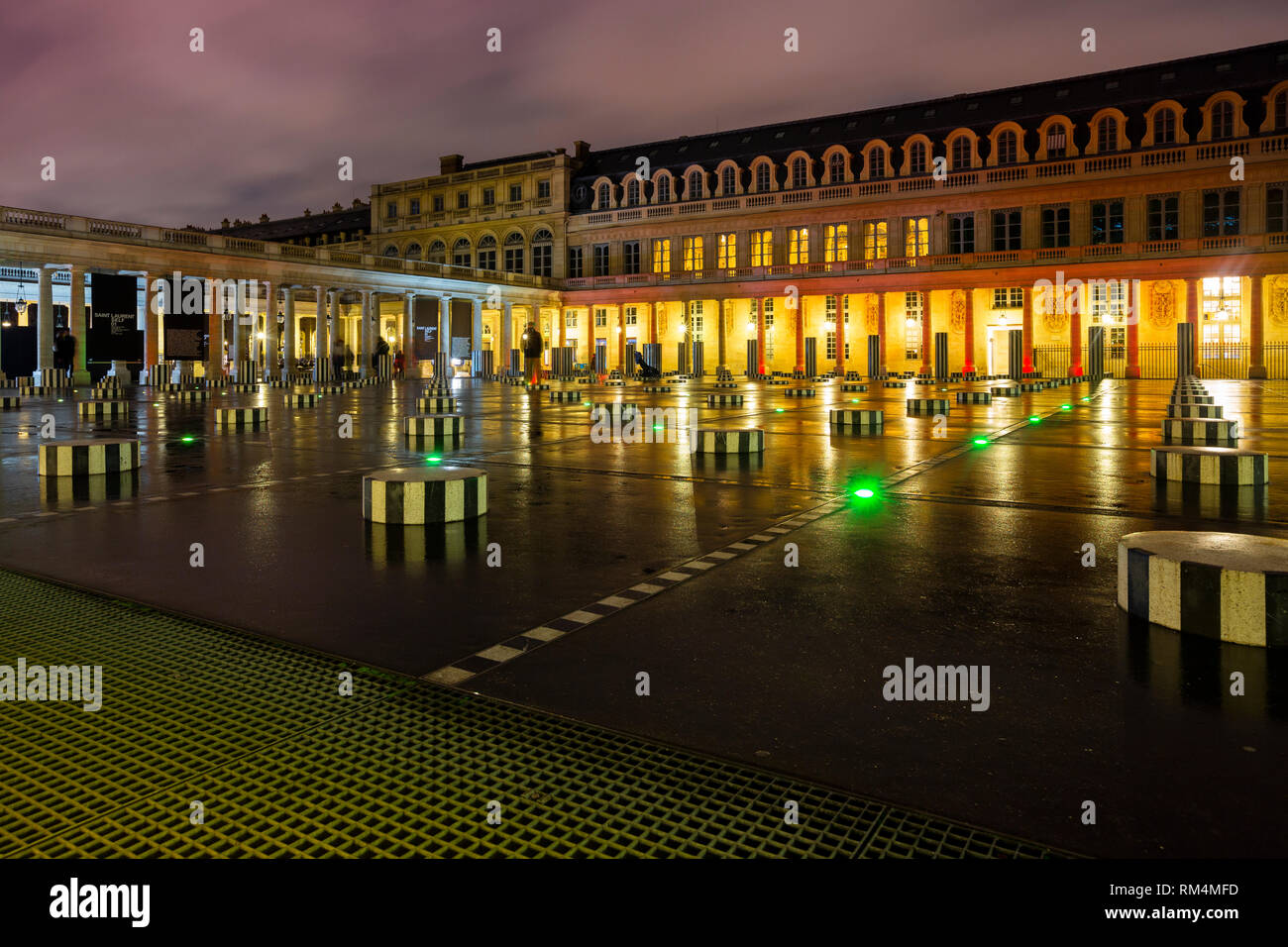 Colonnes de buren paris Banque de photographies et d’images à haute ...