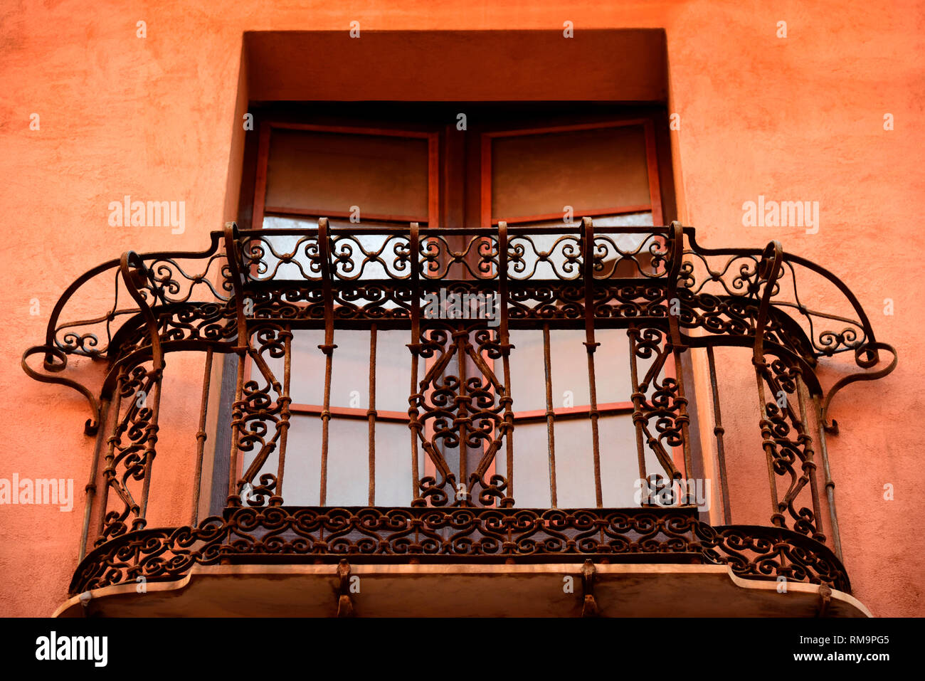Wrought iron balcony railings Banque de photographies et d’images à ...