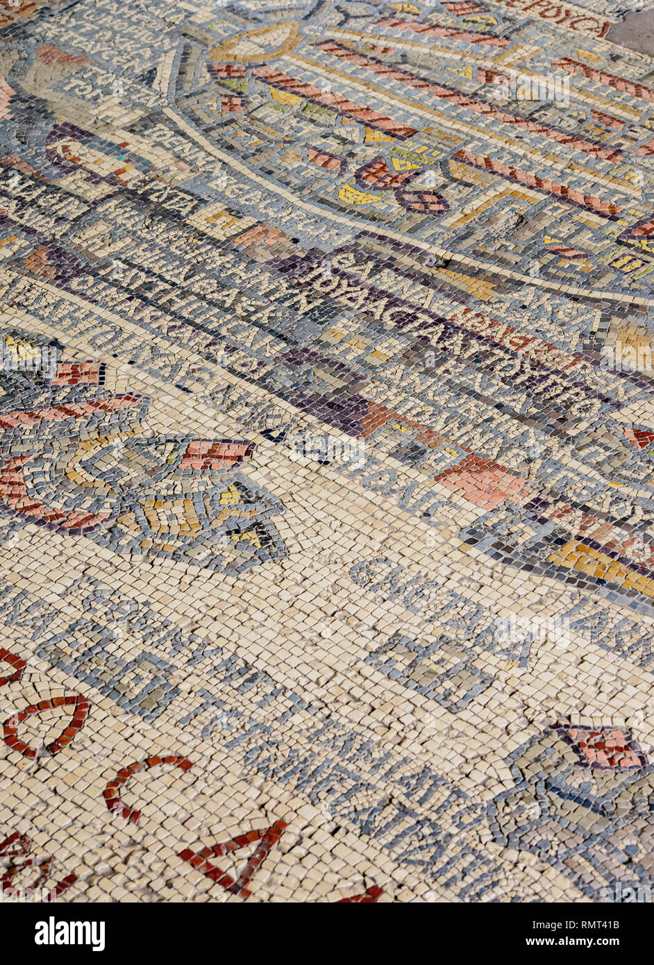 La mosaïque de Madaba Map, Grecs Orthodoxes Basilique de Saint George ...