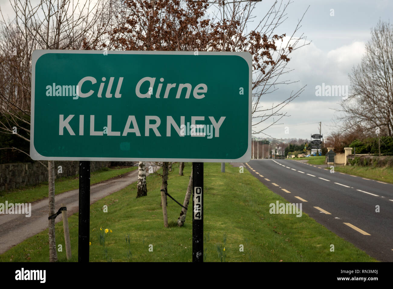 Panneau routier irlandais Banque de photographies et d’images à haute ...