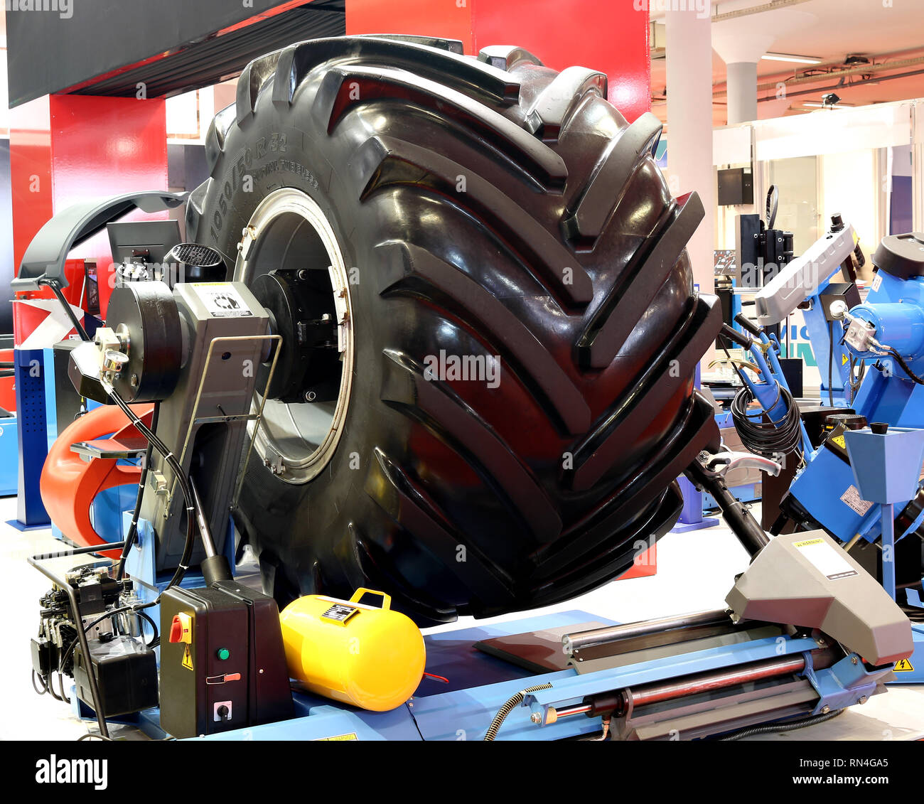 Magasin de pneus Banque de photographies et d’images à haute résolution ...